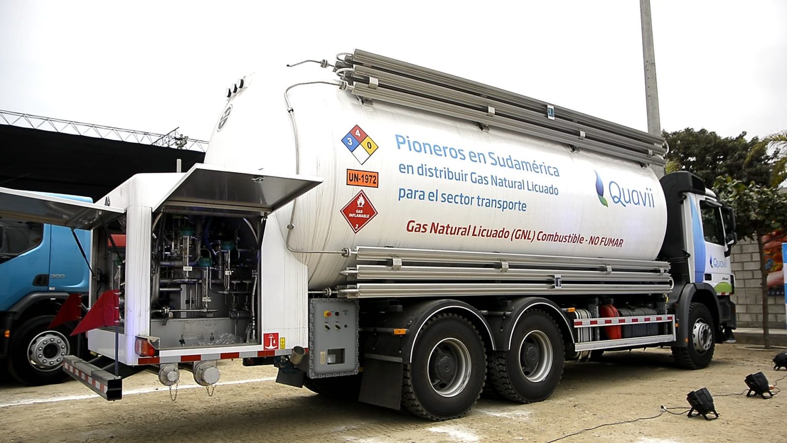 First mobile LNG refuelling station in South America introduced in Peru ...