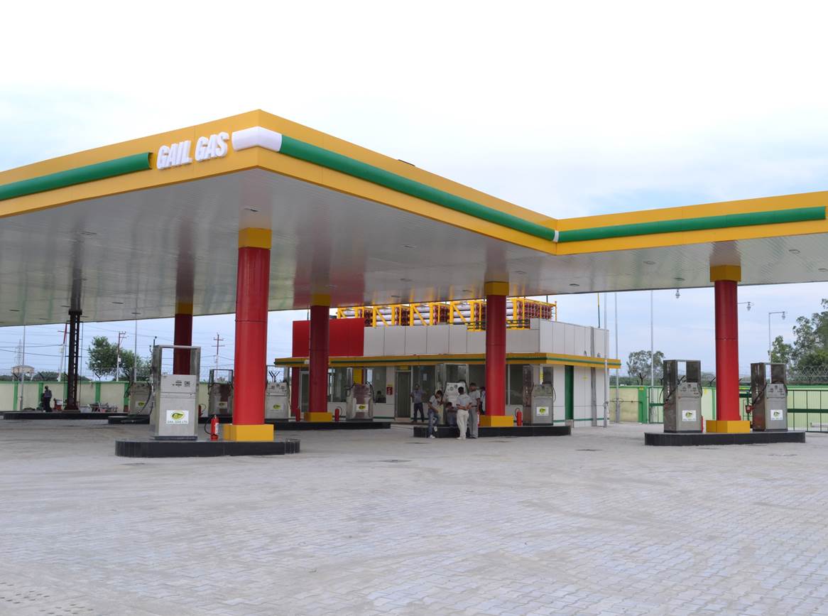 India is planning a network of 350 LNG fueling stations along highways ...